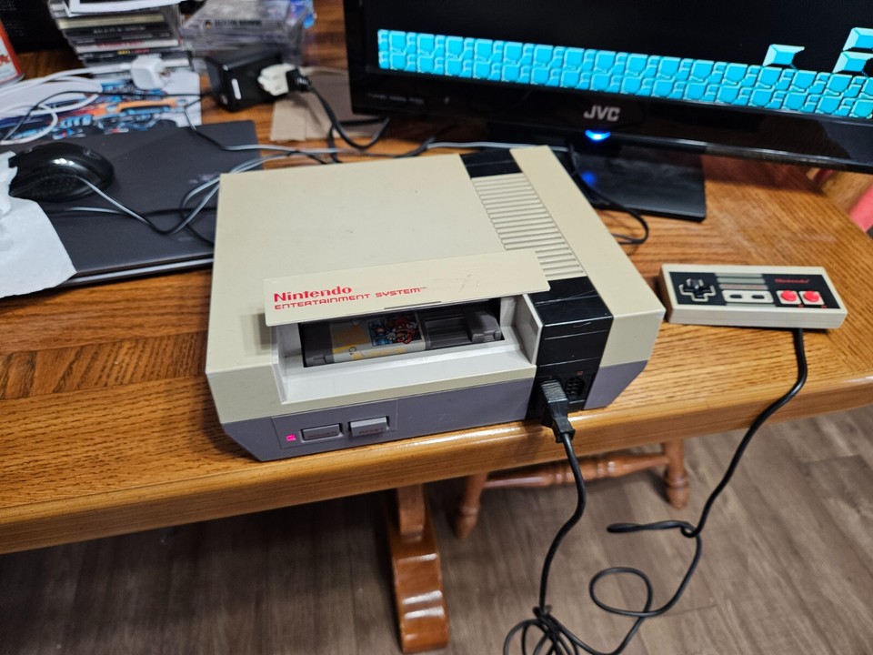 Nintendo NES Console System Bundle (Tested Working) with With four ...