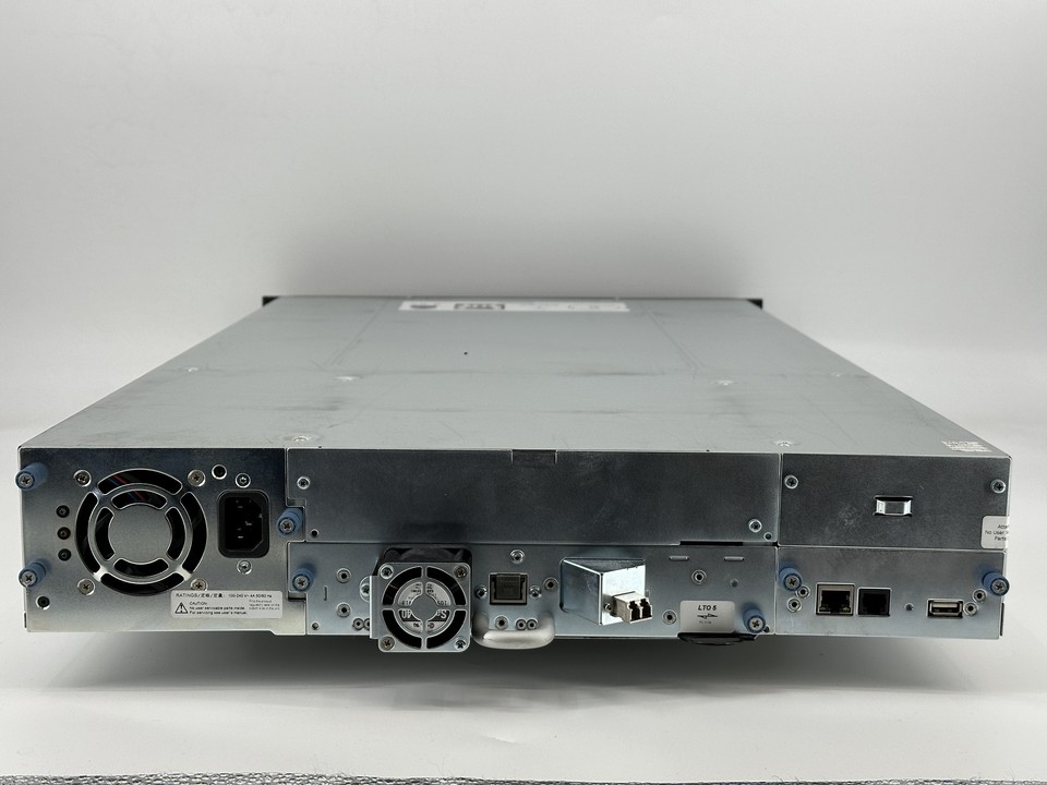 Fujitsu Eternus LT40 S2 Bandlaufwerk ohne Bänder skalierbare Backup ...