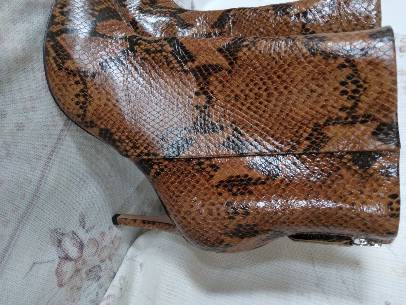 SCHITZ WOMANS HIGH HEELS . SNAKE PRINT. MADE IN BRAZI… - Gem