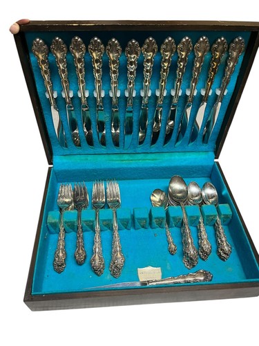 Vintage Oneida Community Modern Baroque Silverplate Flatware 65 Pieces ...