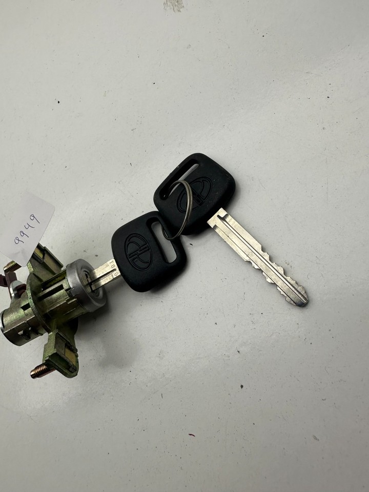 Toyota Corrola 93-97 AE100 trunk lock 08206 69055-12710 6905512710 | eBay