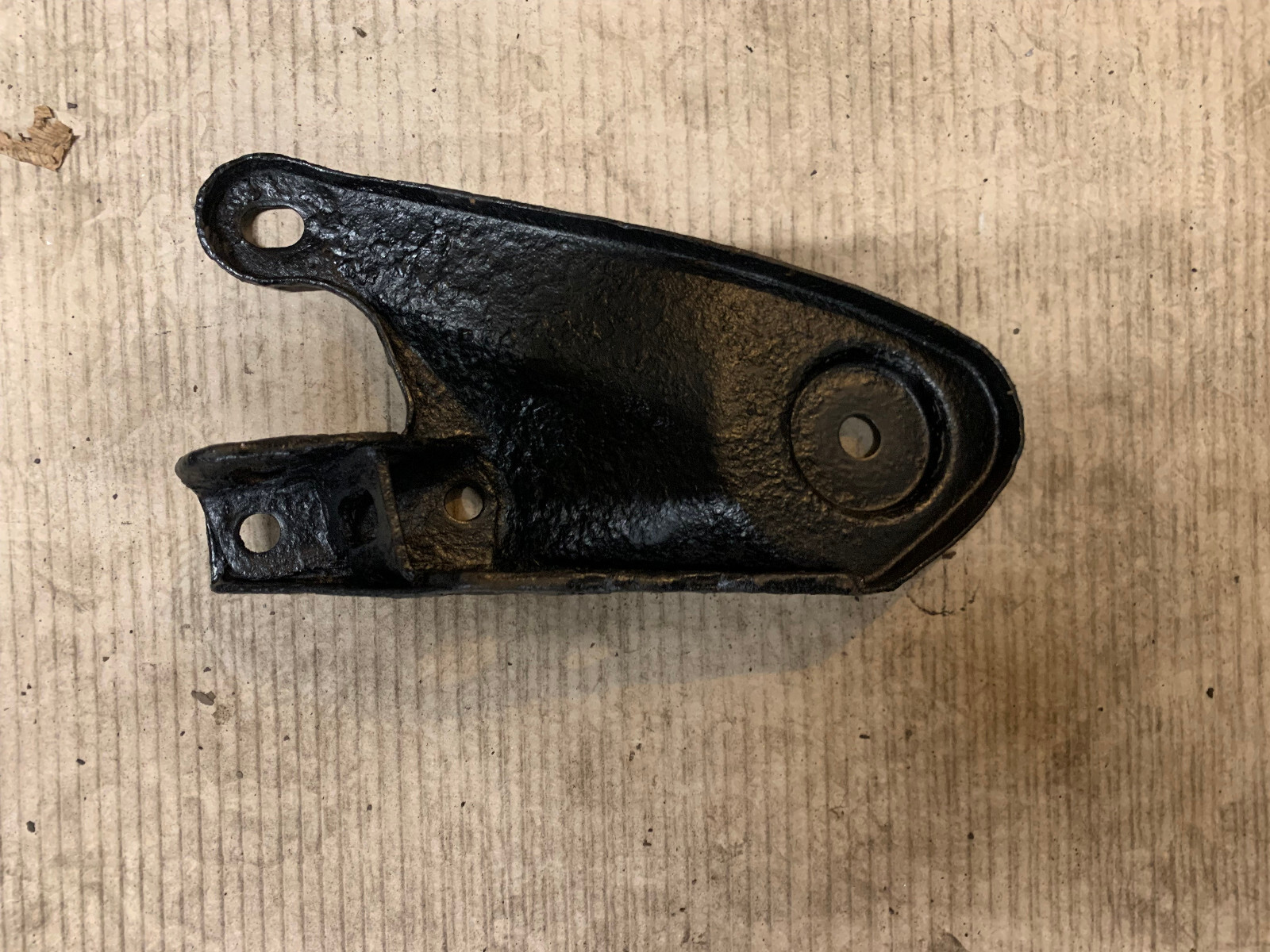 REAR SUSPENSION SUBFRAME MOUNTING BRACKET LEFT Jaguar XK8 XKR 1996-2006 ...