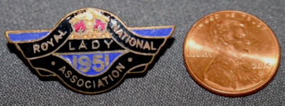 Vintage ROYAL NATIONAL ASSOCIATION LADY 1951 Enamel Pin Badge Brisbane ...