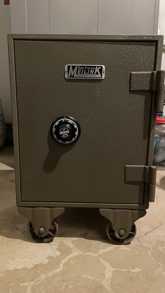 Meilink Safe Vintage Good condition with combination. local pickup only ...