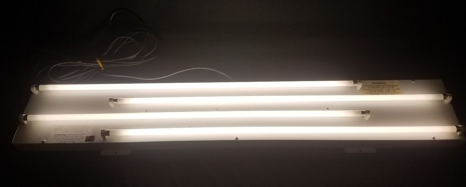 Fluorescent Light Fixture -4 T5 Bulbs Include. Great All-around Extra ...