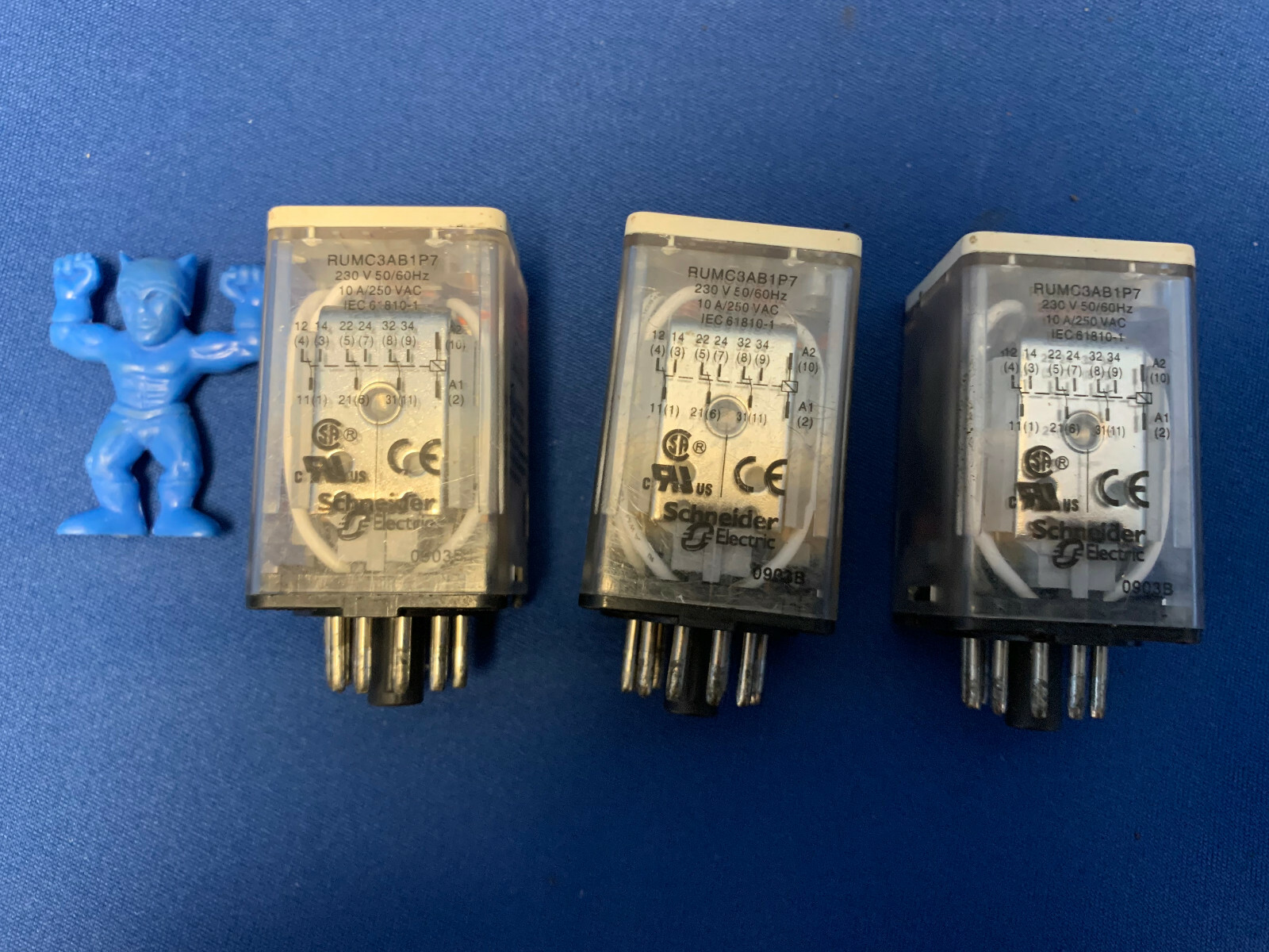 Telemecanique/ Schnieder RUMC3AB1P7 11-Pin Plug-In Relay 230V 50/60Hz 10A/250 VA | eBay