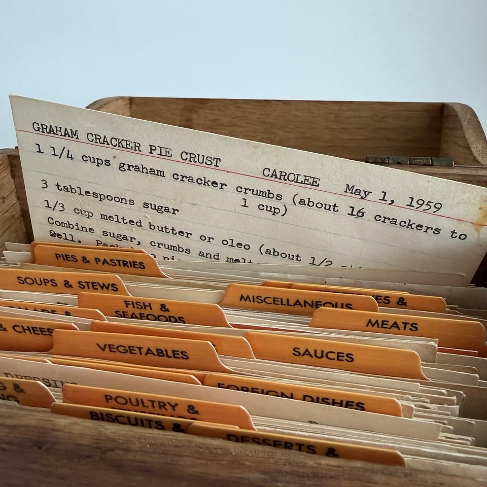 Vintage WEIS Oak Wooden Recipe Box w/ 175+ Handwritten & Clipped ...