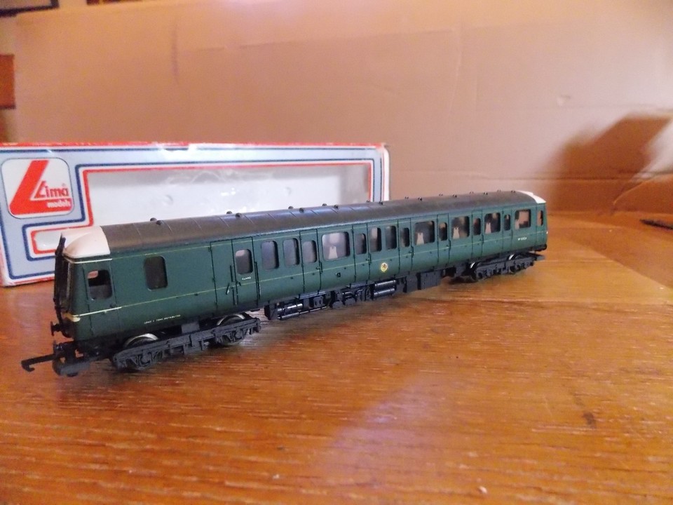 LIMA CLASS 121 DIESEL RAILCAR LOCO No W55024 in BR Green Livery. OO ...