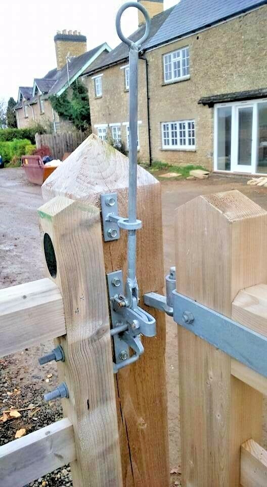 Equine latch hunting gate hinges stables saddle farm fencing wooden ...