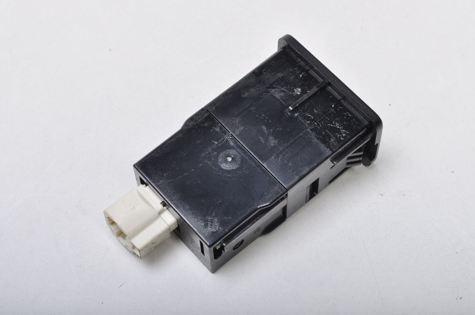 MERCEDES KLASSE A W177 A180d 1.5 8V 116PS USB Anschluss A2478203802 | eBay