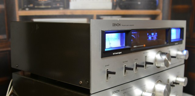 Denon TU-501 stereo tuner with analog power meters. classic silver face ...