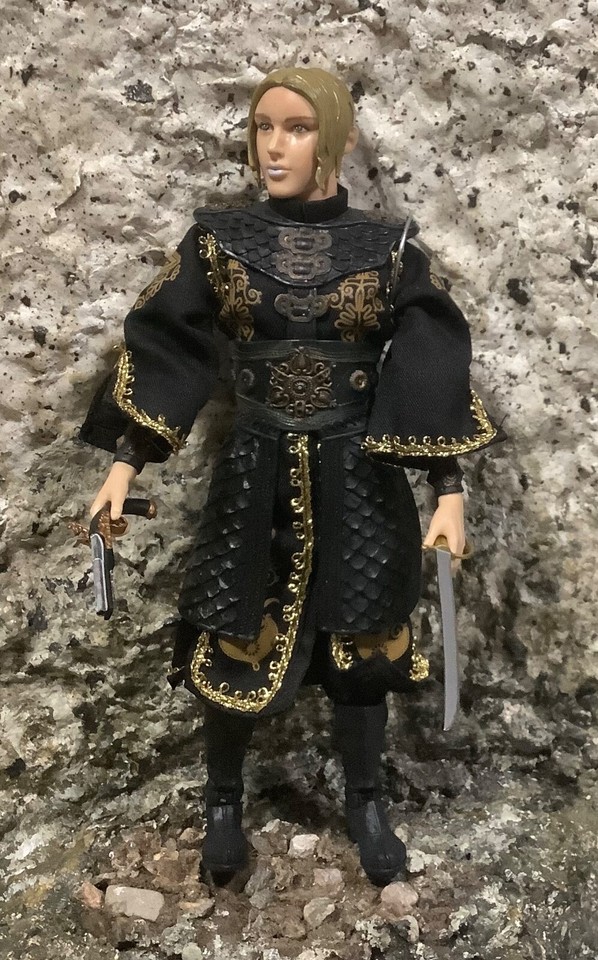 1/6 Ancient Sideshow Collectables Female Pirate w/Sword & Flintlock ...