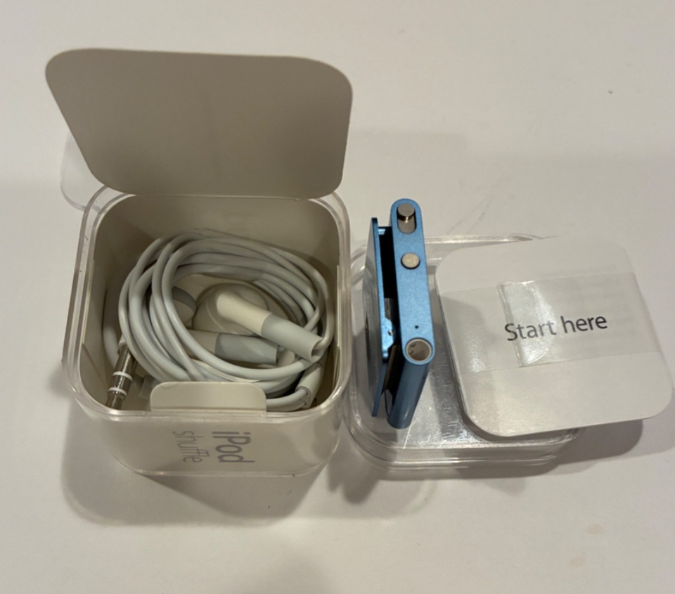 Apple iPod A1373 Shuffle 4th Generation 2GB Music MP3 Player Blue - | eBay