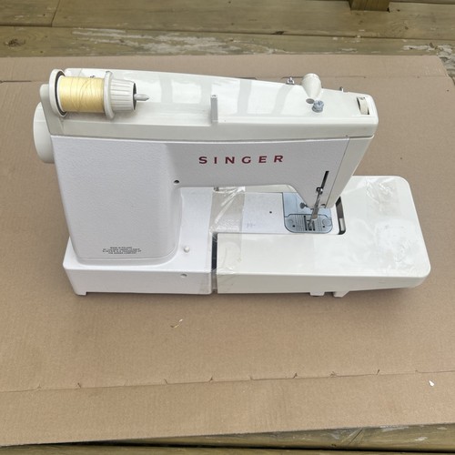 Singer Full Zig-Zag Sewing Machine Free-Arm Model 1022 w/ Manual & Case ...