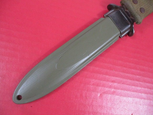 WWII US Army M3 Trench Knife w/M8 Scabbard - Guard Marked: US M3 CASE ...
