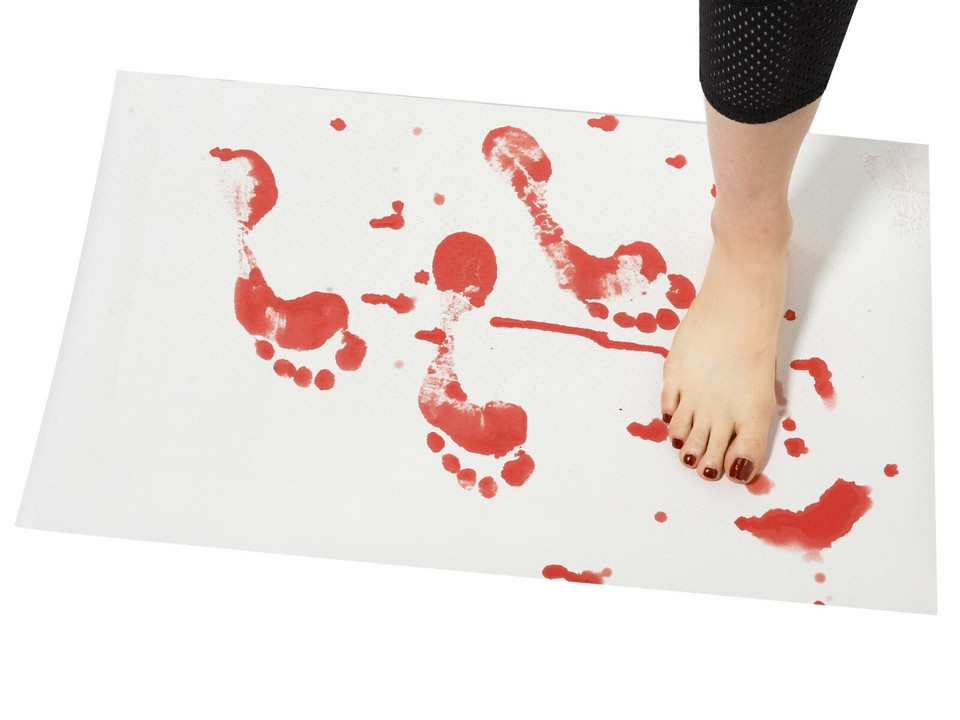 Blood Bath Mat: Color changing bloody mat turns red when wet 27x13.5in ...