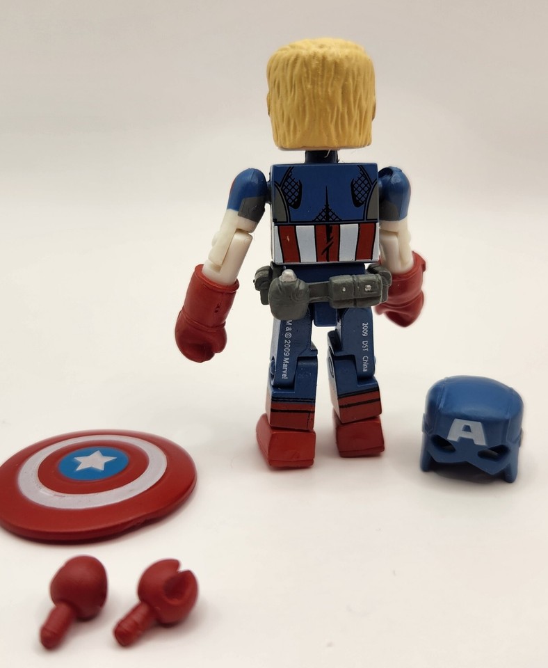 Marvel Minimates Series 27 Ultimates ULTIMATE CAPTAIN AMERICA 2" Mini ...
