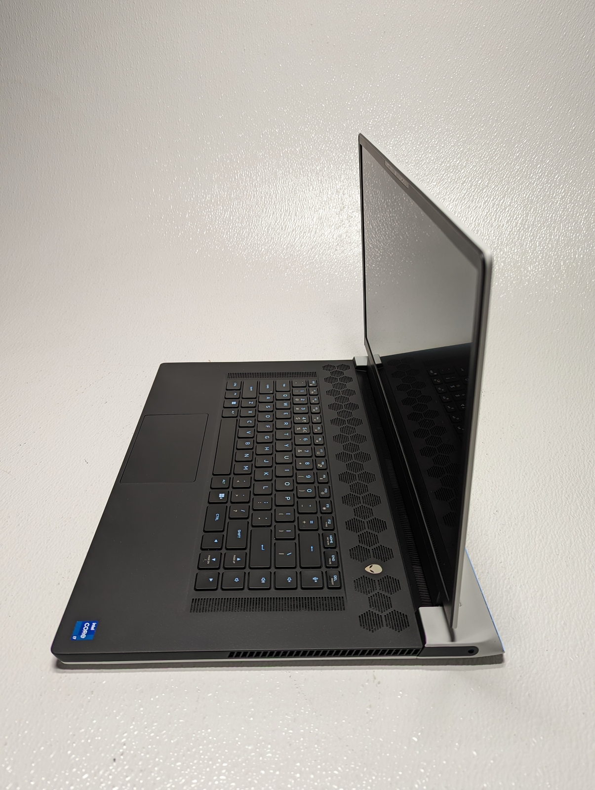 Alienware Alienware x17 R2 i9 12900H 32GB Ram 1TB SSD 3080Ti *Read ...