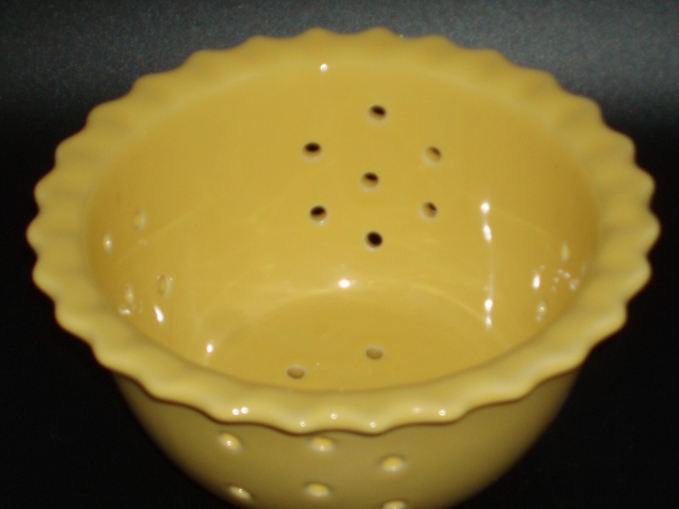 CHANTAL Yellow Ceramic BERRY STRAINER COLANDER Scalloped Edge NWT | eBay