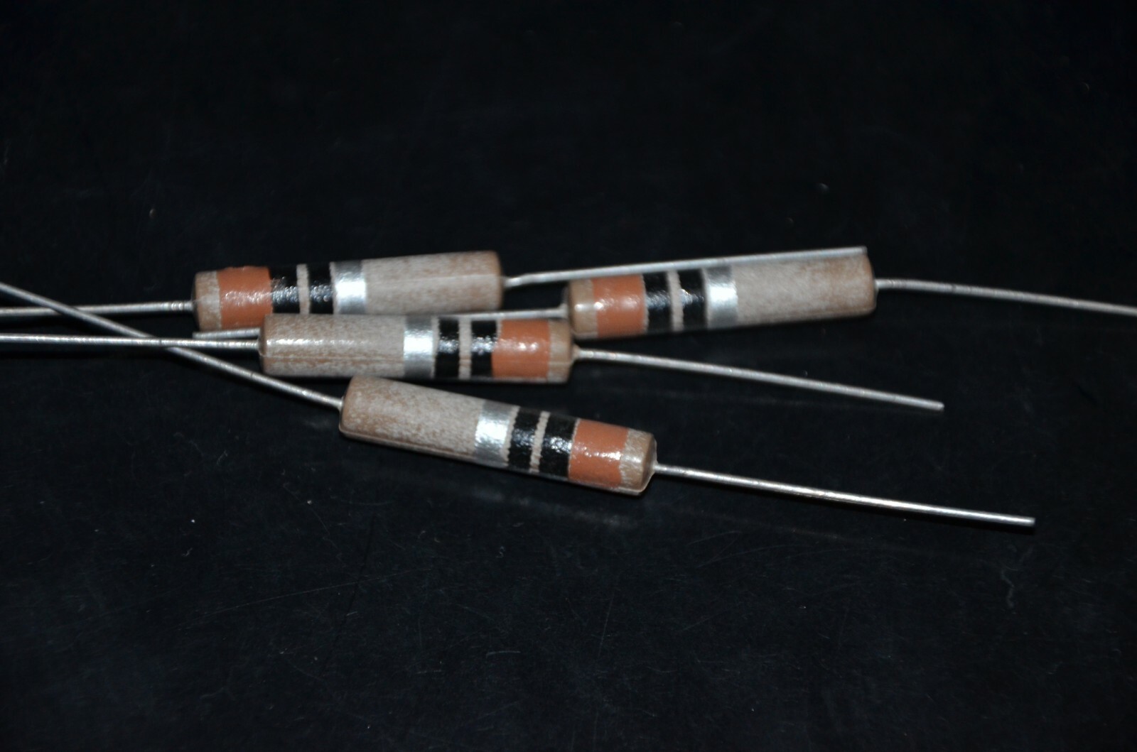 Four (4 pcs) IRC NOS vintage resistors 10 Ohm 2W International ...