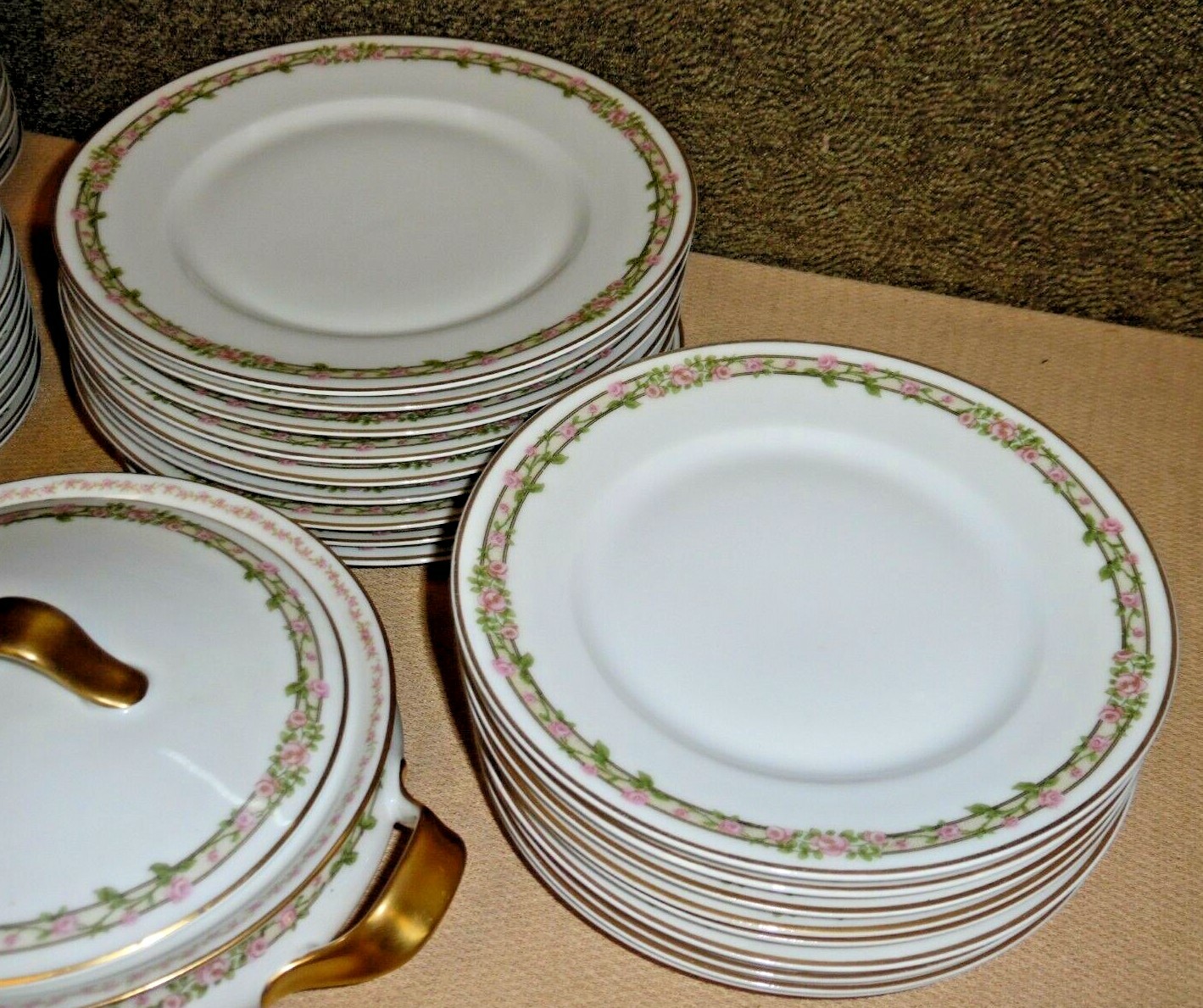 Theodore Haviland Limoges Porcelain Dinner Set - Wanamaker - Schleiger ...