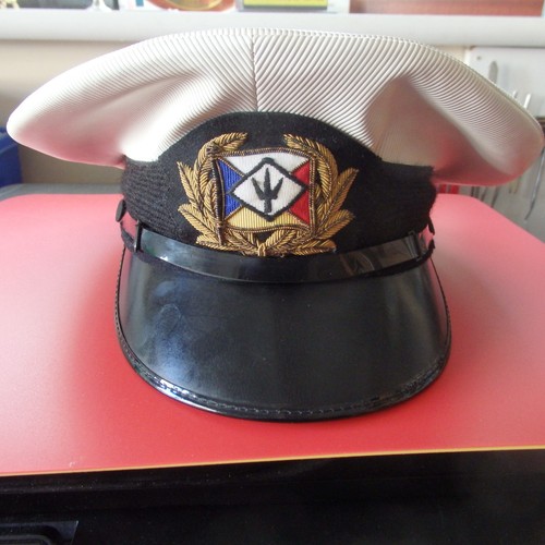 Merchant Navy officers cap and badge TRIDENT TANKERS LTD P and O 1963 ...