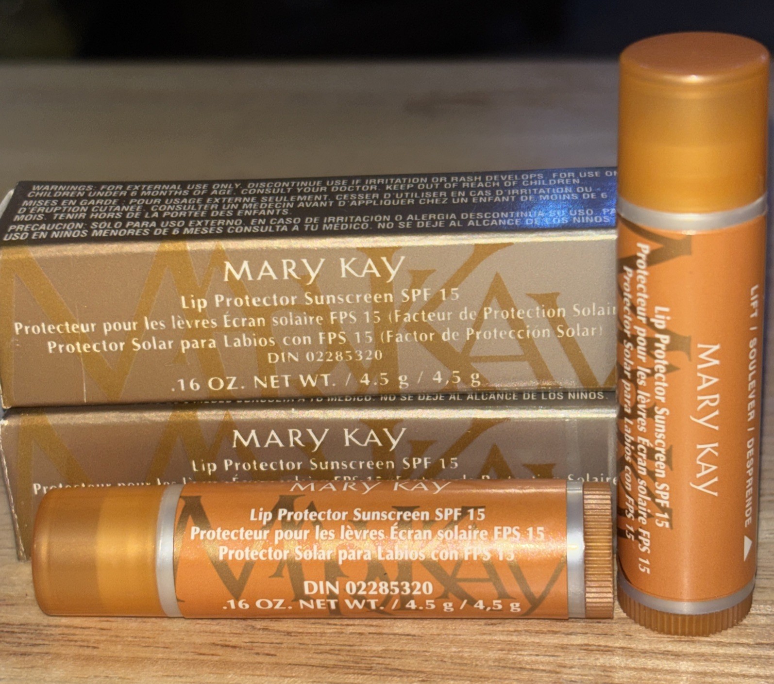 Lot of 2 ~ Mary Kay Lip Protector Sunscreen SPF 15 Sunblock Chap Stick ...