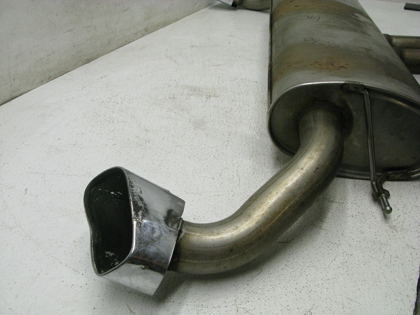 07-10 BMW X5 4.8L N62N REAR EXHAUST MUFFLER DUAL TIP OEM 042020 | eBay