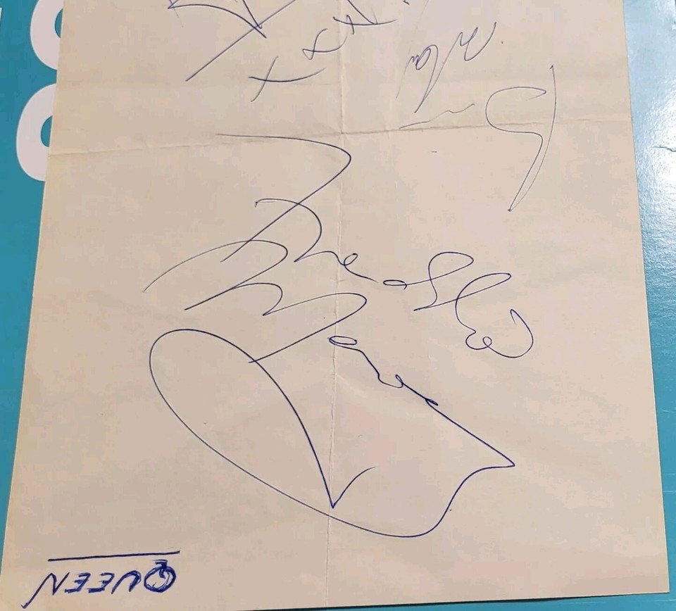 Queen Signed Freddie Mercury John Deacon Brian May Roger Taylor ...