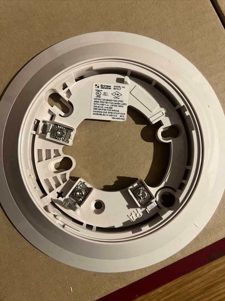 NEW-SYSTEM SENSOR B210LP DETECTOR BASE STANDARD, ADDRESSABLE, 6.1 ...