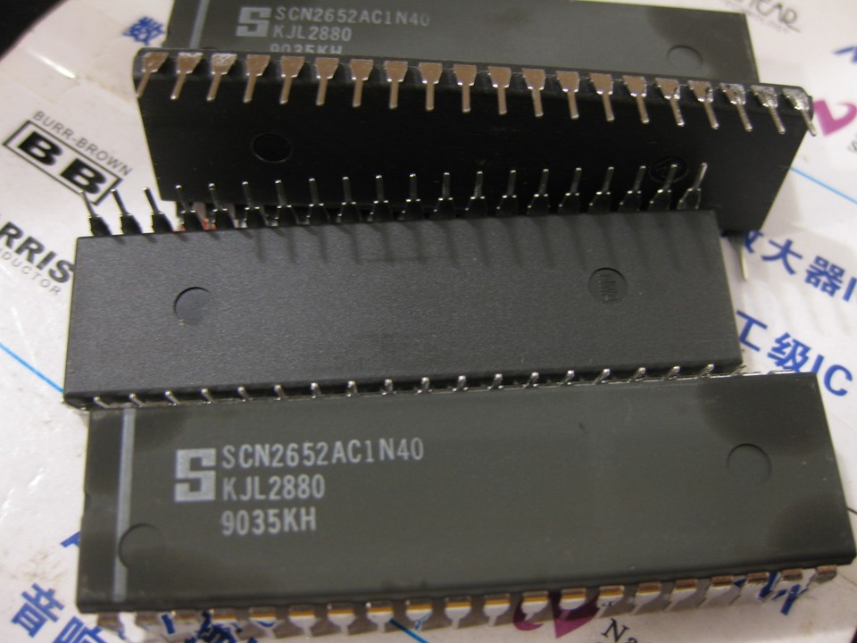 1x SCN2652AC1N40 Multi-protocol communications controller MPCC SCN2652 ...