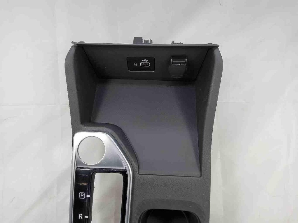 2020 Nissan Sentra Cup Holder with Shifter Bezel with USB Aux Port | OE