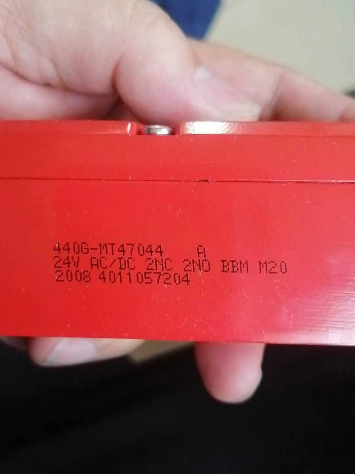 1PC NEW 440G-MT47044 Safety interlock switch (DHL or EMS) #N3067 YF | eBay