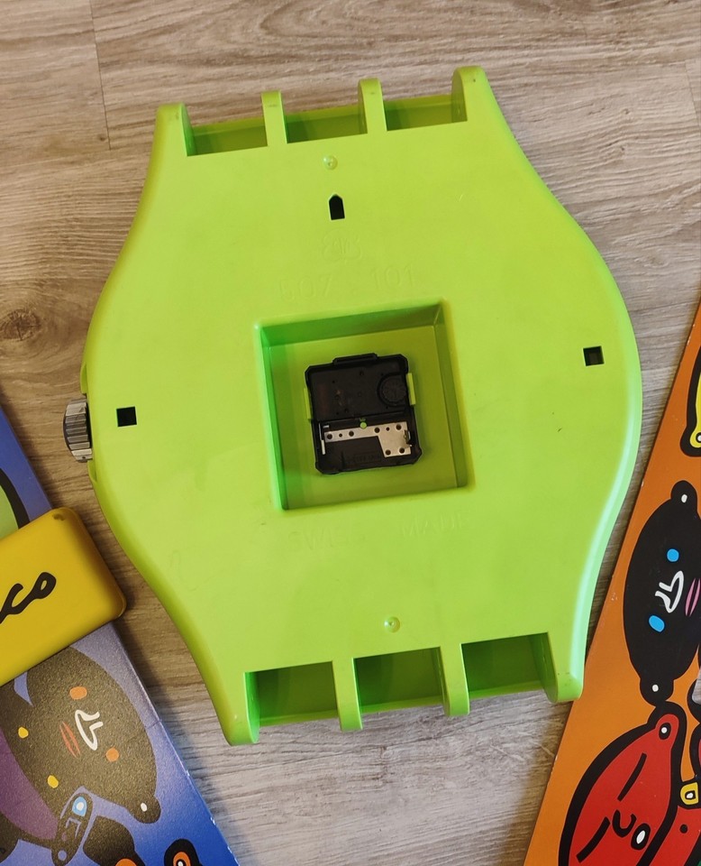 Swatch Maxi MGG175 Alien Baby 1998 Wall Clock Pop Art Design Parete ...