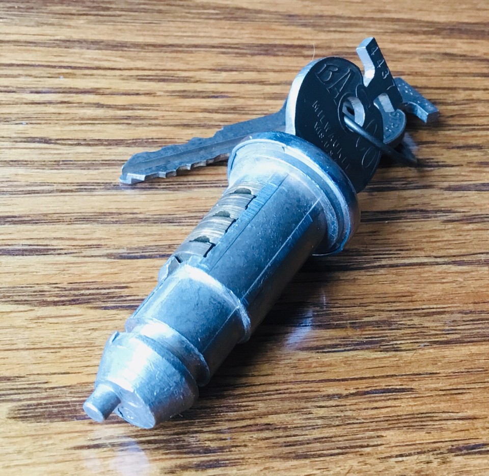 1934 1935 Buick GAS TANK LOCK CYLINDER w/BASCO KEYS vtg NOS Chevy ...