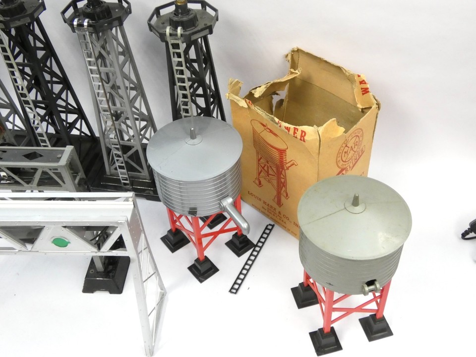 Lot of Vintage Marx O Gauge Light Towers, Signal Bridges, Water Towers ...