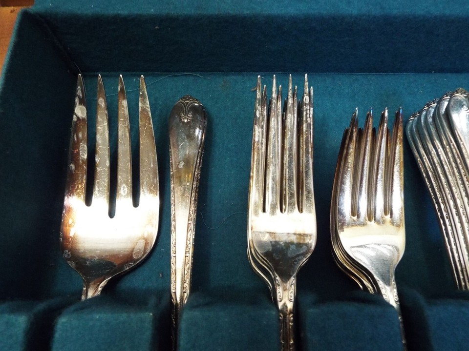52 pc Set Wm Rogers Silver Plate Flatware Exquisite Pattern Silverplate ...