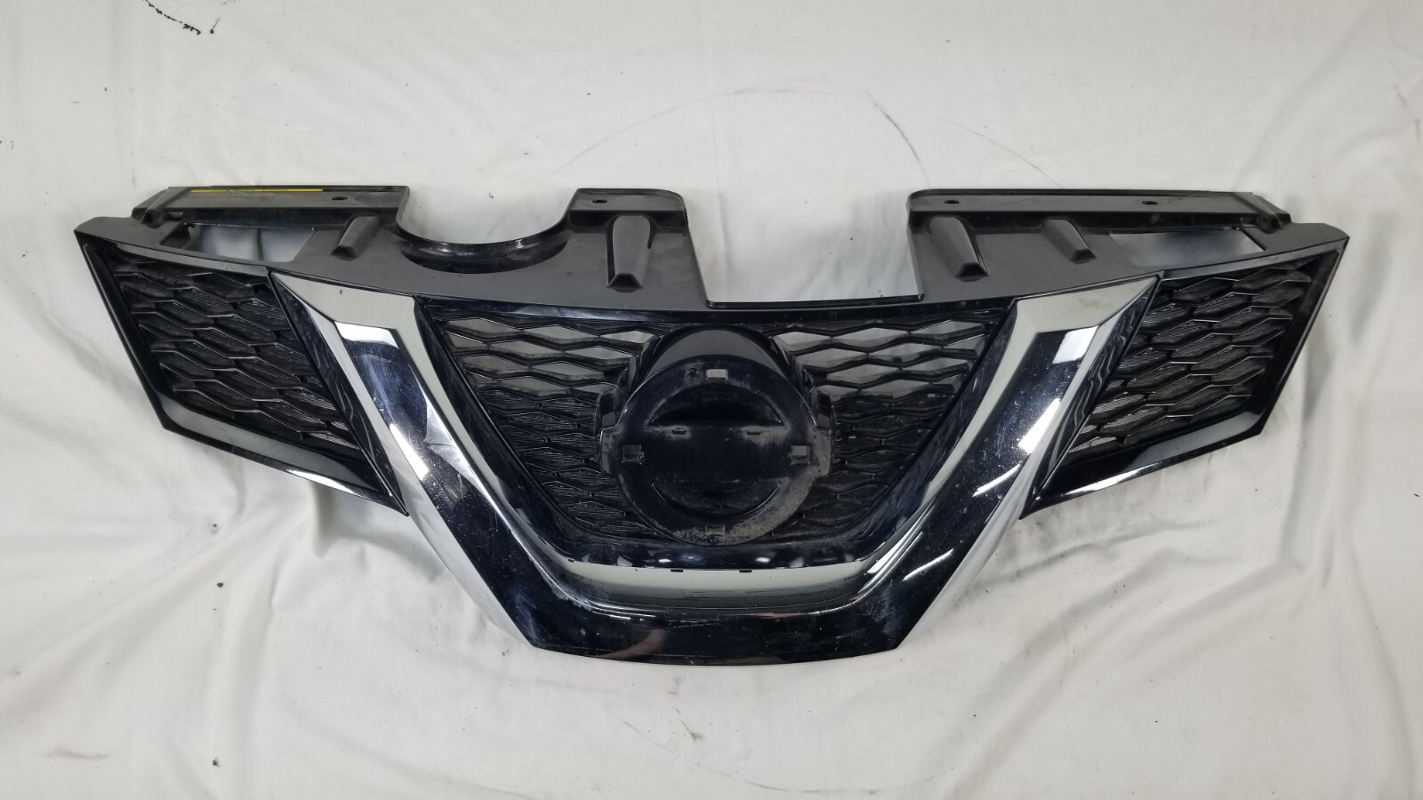 2014-2017 Nissan Rogue Front Bumper Radiator Grille 62310-4BA0B OEM | eBay