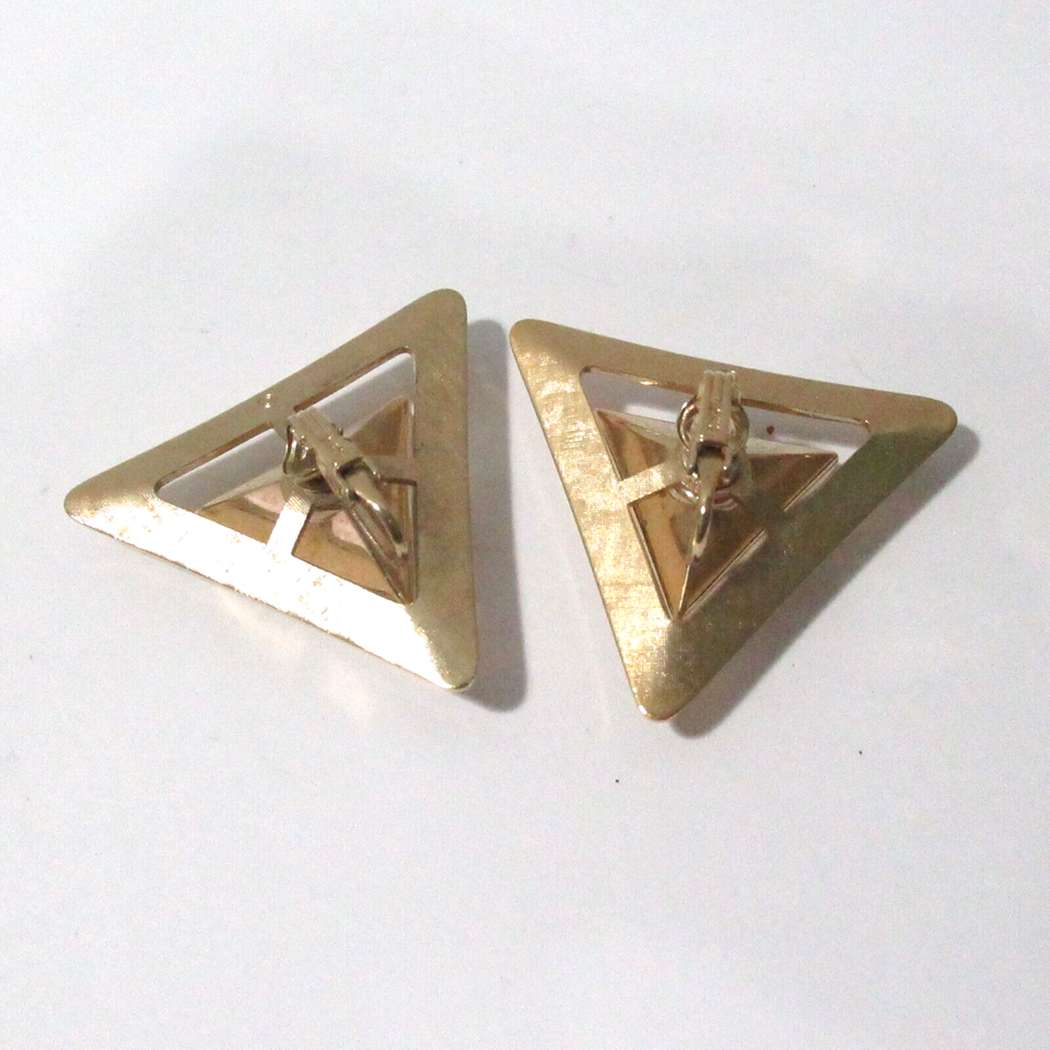 EmJ Vintage Emmons Blue Glass and Gold Tone Triangle Geometric Clip On ...