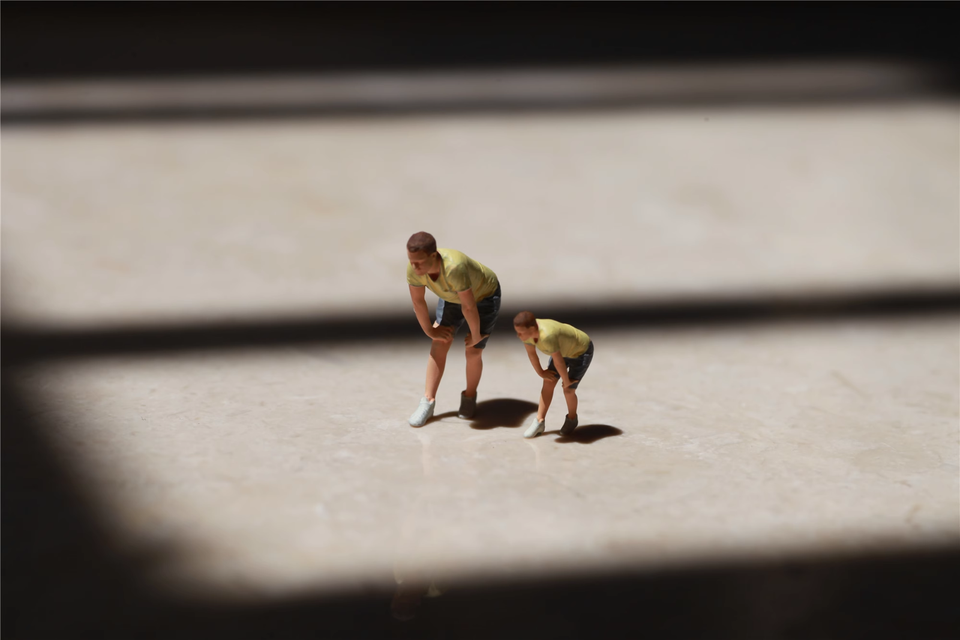 1/87 TOY 1/64 mini figures man bent over fit car street diorama | eBay
