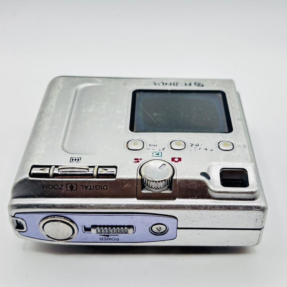 FUJIfilm FINEPIX 4500 Compact digital camera AA battery powered From ...