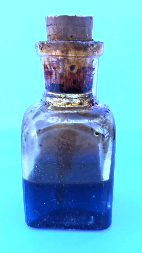 WM. READ & SON'S Rod and Tackle Varnish Glass Bottle w/ Paper Label ...