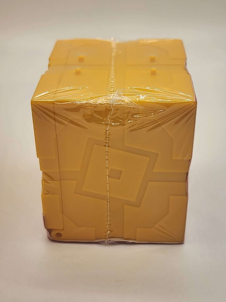 ROBL0X Action Series 5 Red Valk Series Gold Yellow Blind Box Mystery ...