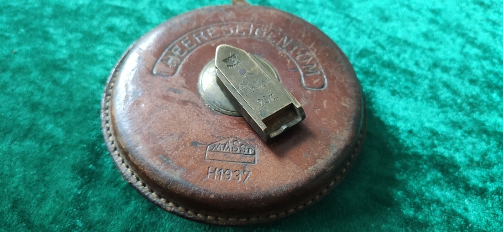 WWII WERMACHT GERMAN MEASURE TAPE 20m HEERESEIGENTUM MASSI 1937 ADLER ...