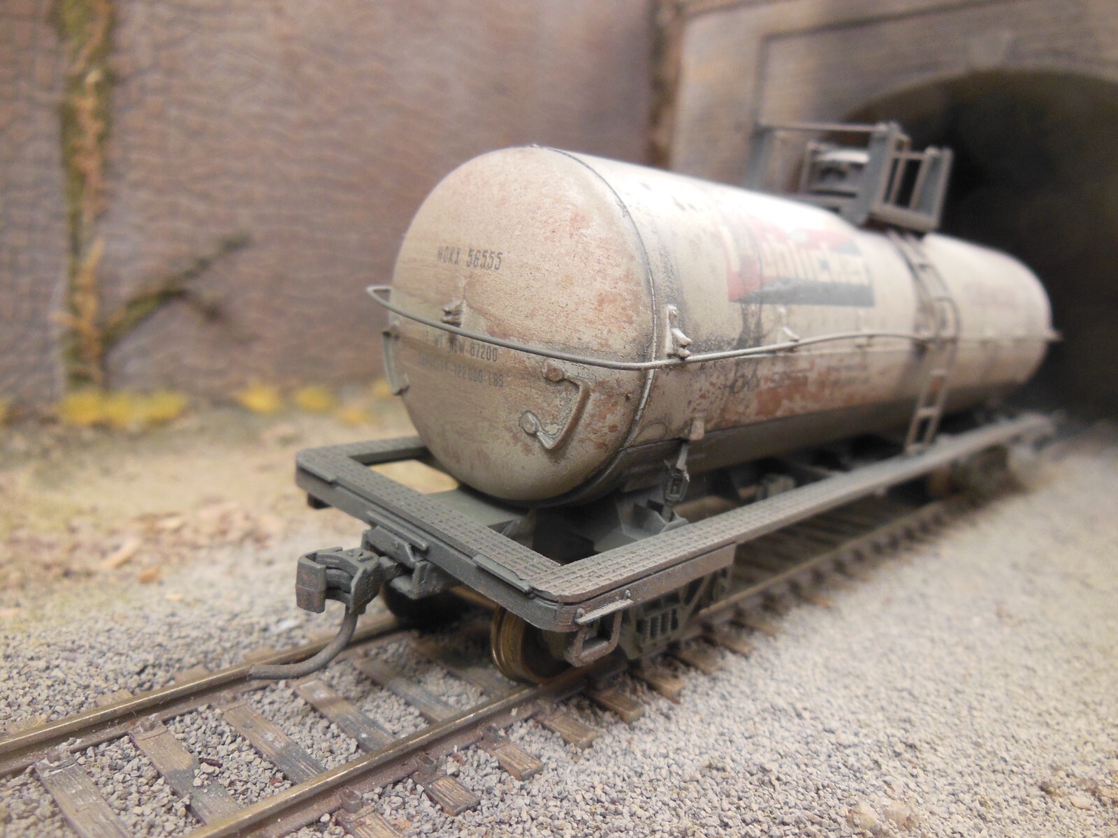 HO SCALE CUSTOM WEATHERED HOKX 56555 PUBLICER CHEMICALS TANK CAR | eBay