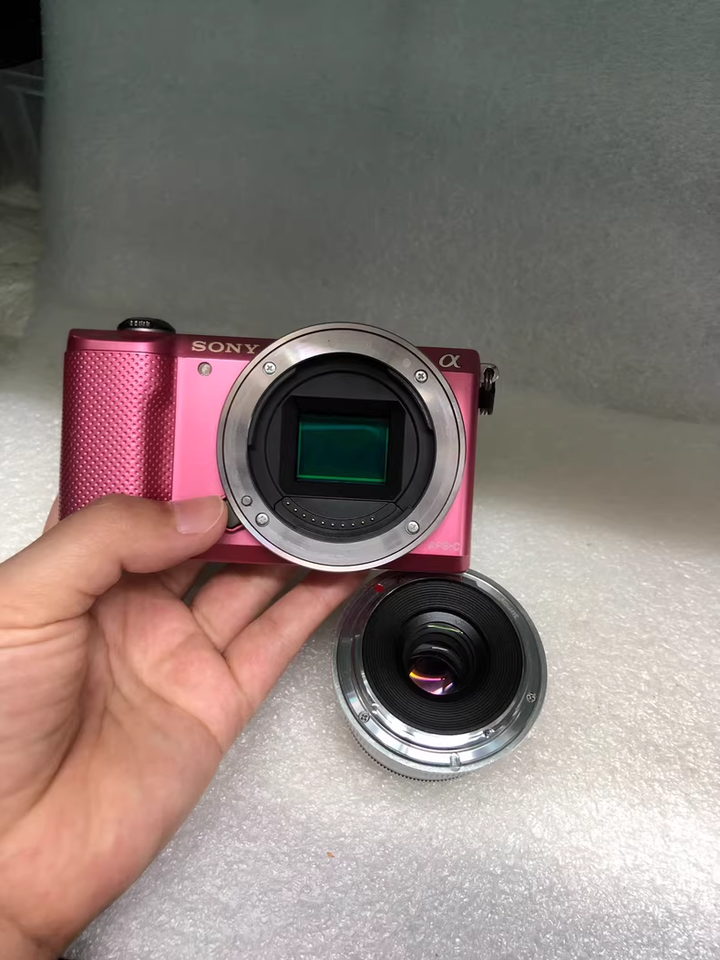 Sony Alpha A5000 20.1 MP Flip Screen Mirrorless Camera with PZ 16-50mm ...