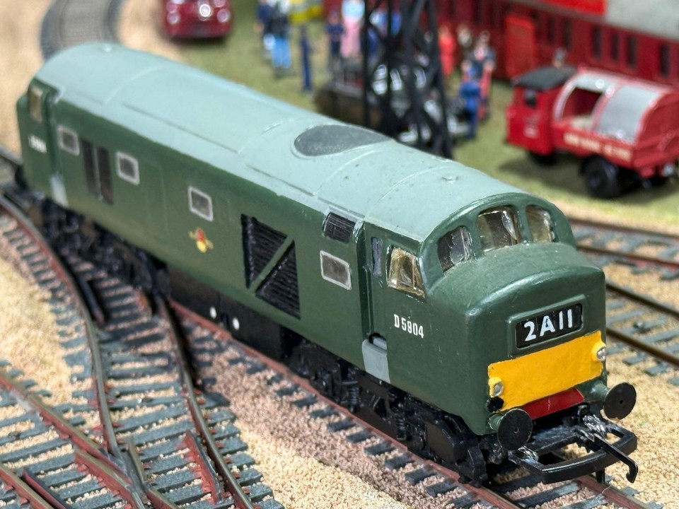 SILVER FOX HORNBY MODEL BR EARLY GREEN BABY DELTIC CLASS 23 DIESEL LOCO SERVICED | eBay UK