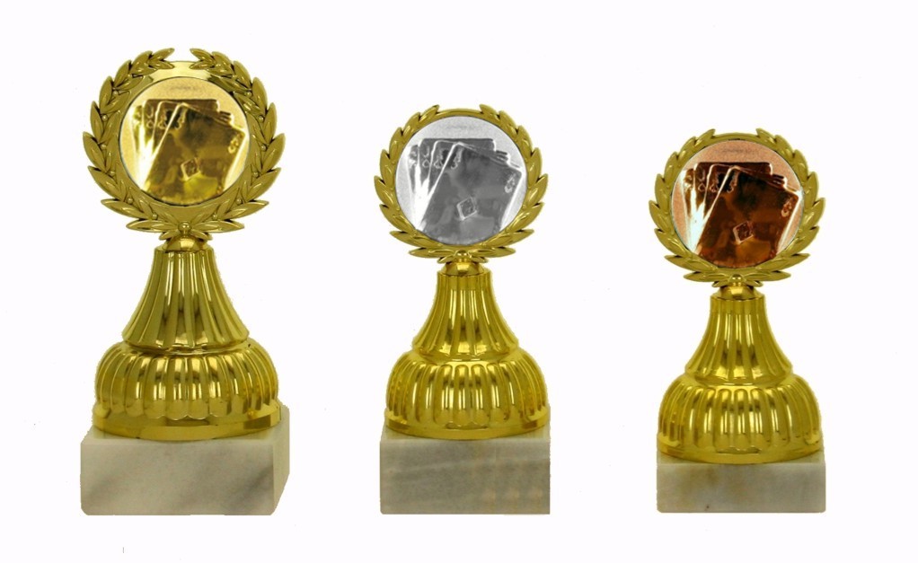 Pokale 3er Serien zur Wahl:Skat/Rommé,Bowling,Darts,Karaoke,Fußball ab ...