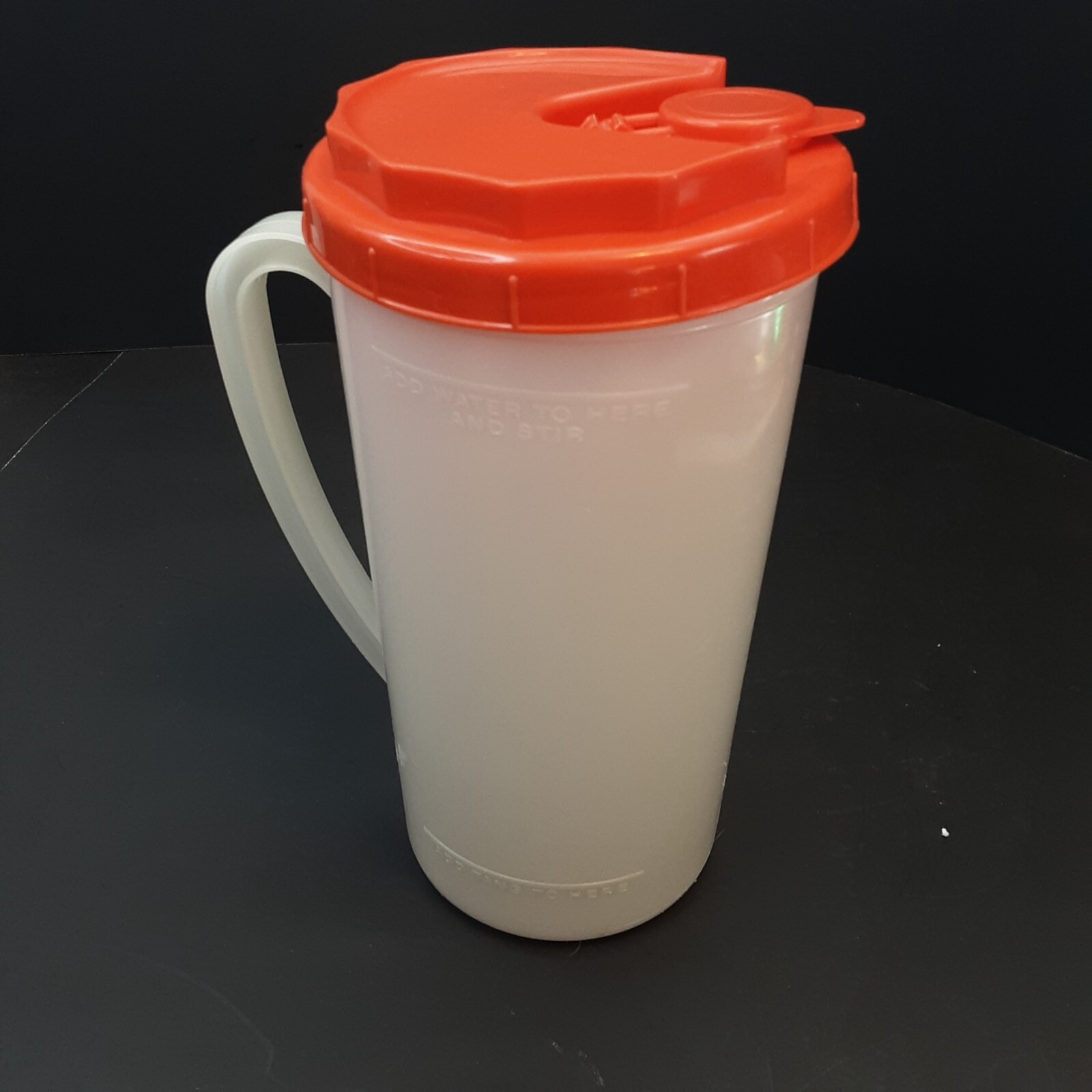 Tang 1 1/2 Quart Sheer Plastic Drink Pitcher With Orange Screw On Lid ...