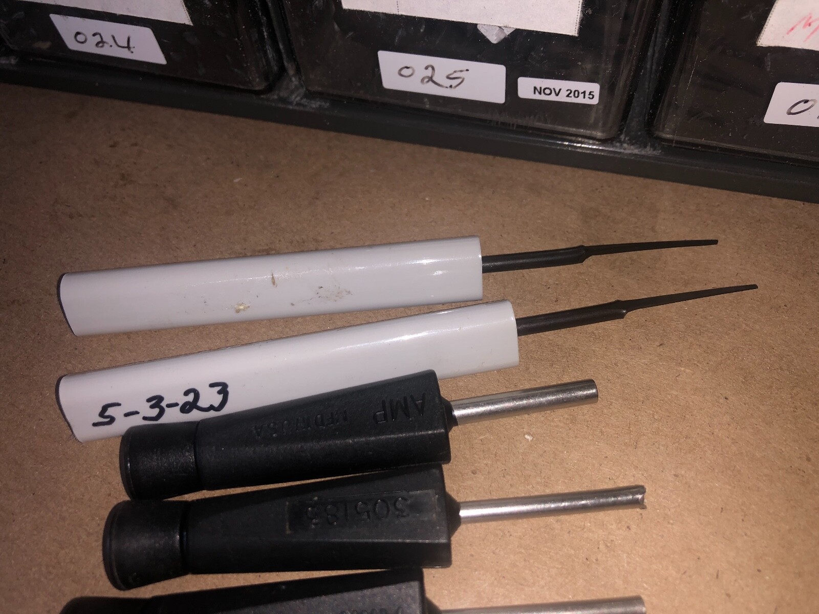 AMP EXTRACTION TOOLS 305183 QTY 4 & EXT 5400 QTY 2 | eBay